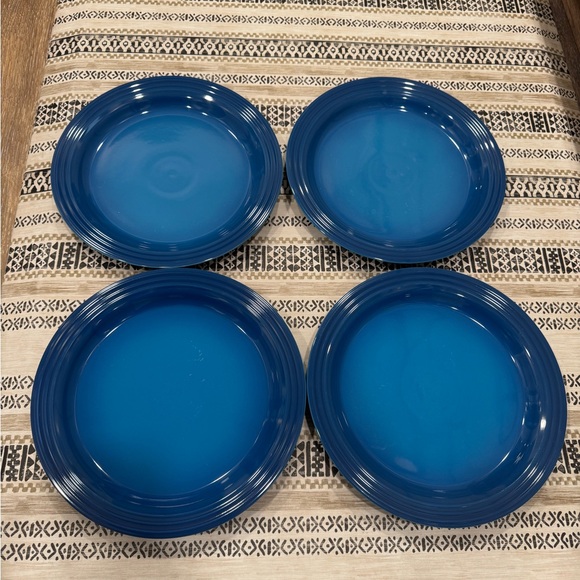 Le Creuset | Dining | Set Of 4 Le Creuset Vancouver Dinner Plates ...